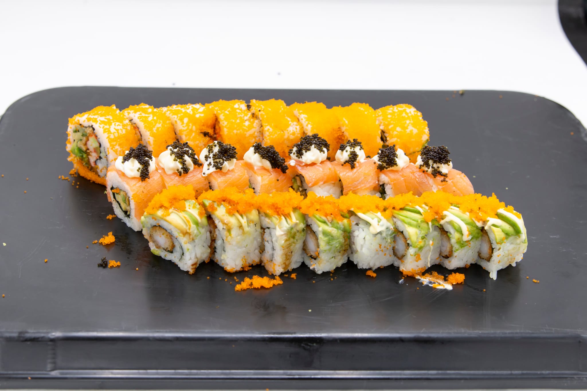 Sushibar met vers gemaakte sushi's op locatie - MijnPartyservice